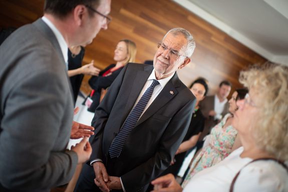 Hoher Staatsbesuch im TU-Plus Energie Bürohochhaus | TU Wien